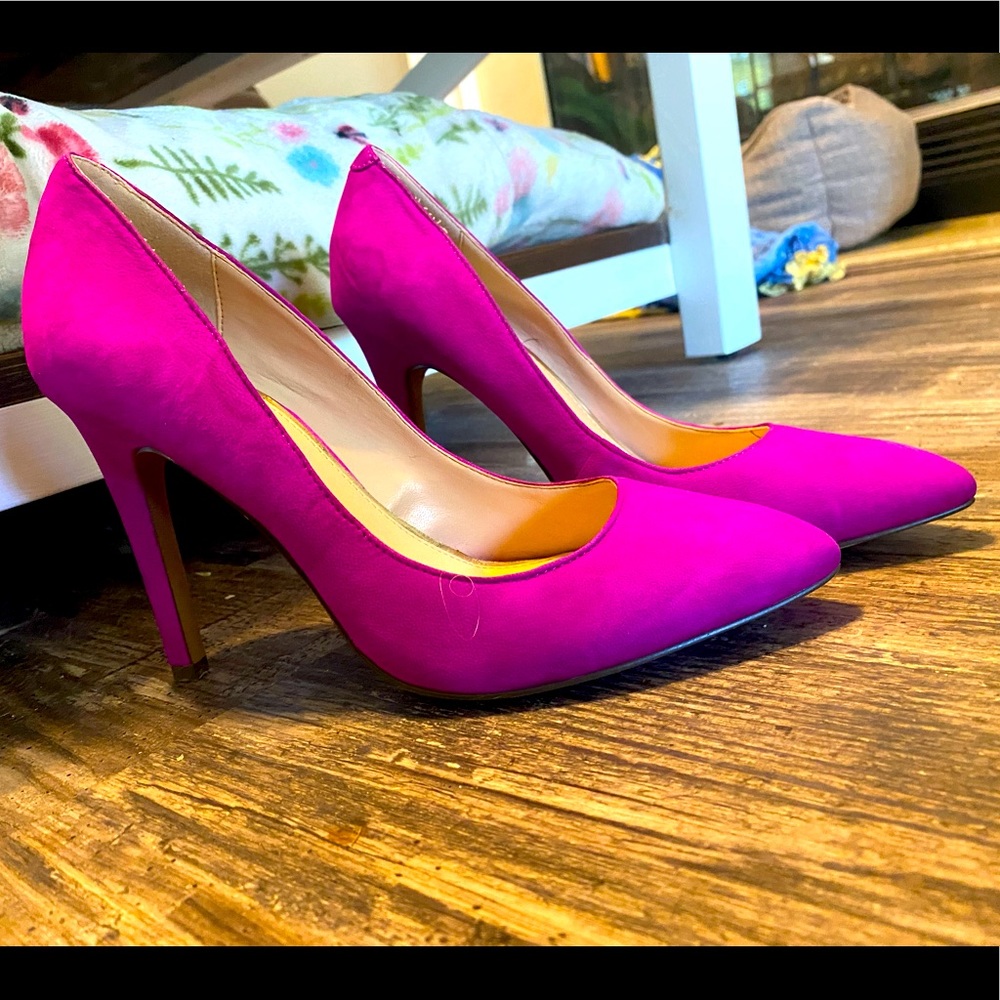 Hot Pink Pumps! - Gem